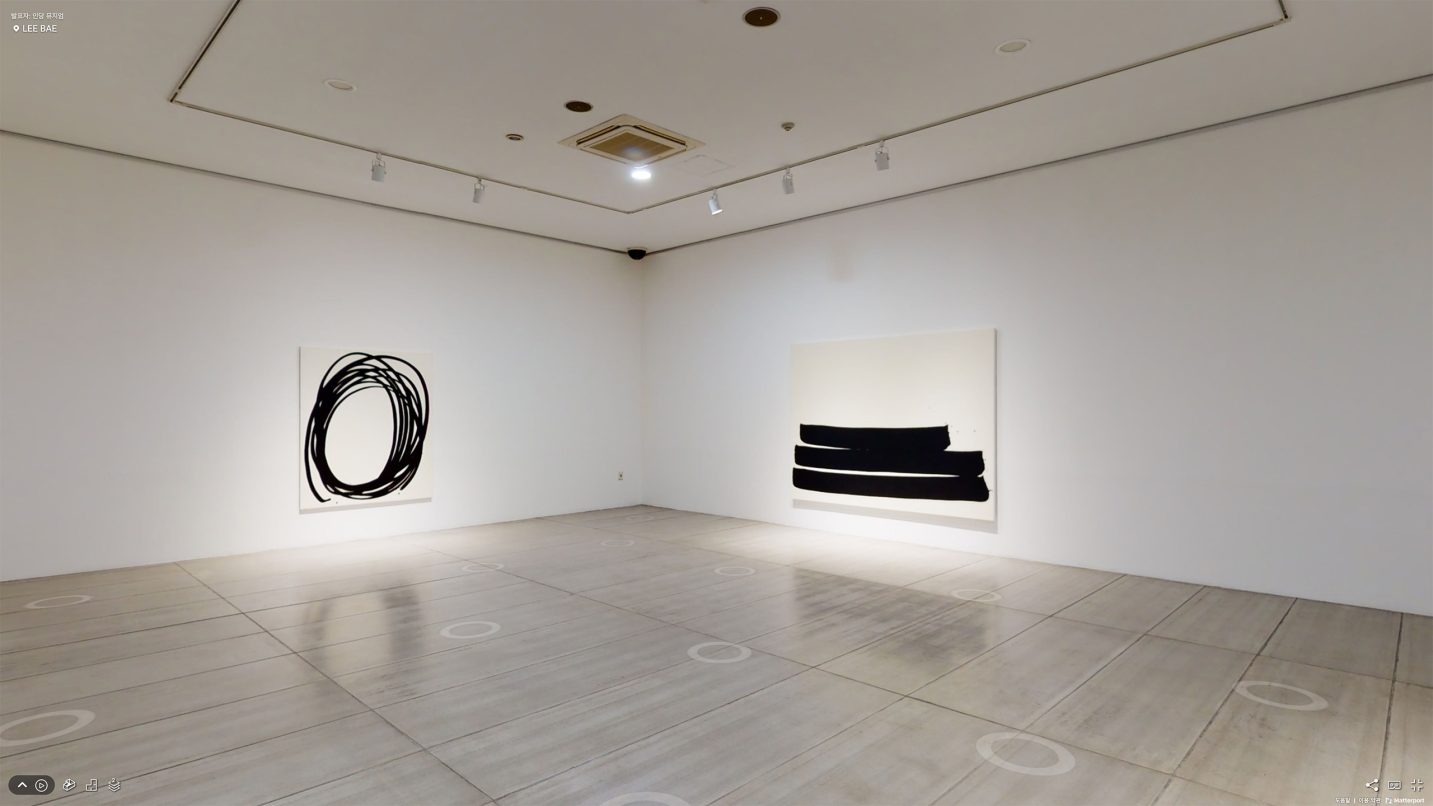 LEE BAE - Studio MBUS703