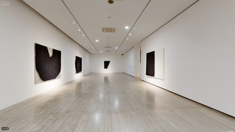 LEE BAE - Studio MBUS703