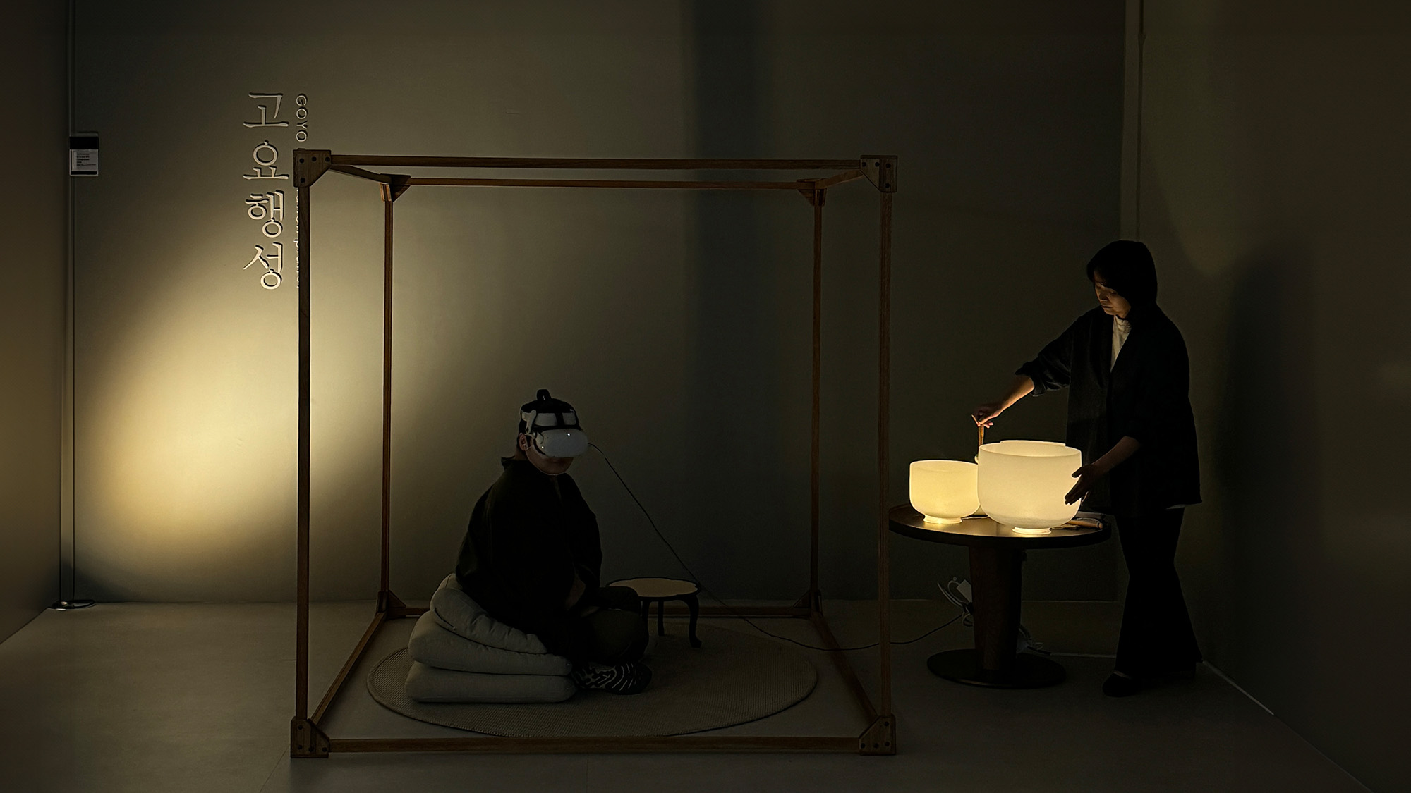 Metaverse Art Studio MBUS703 - 공간에 이야기를 담아 무한한 상상력을 펼쳐나갑니다.